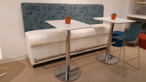 N582 Bar Height Booth